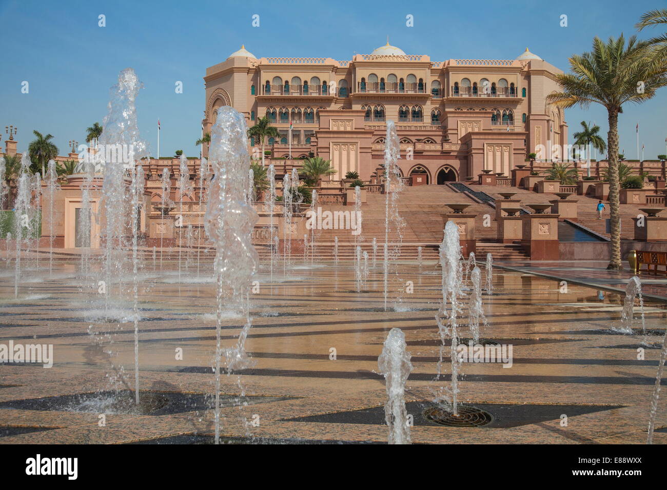 Emirates palace hi-res stock photography and images - Alamy