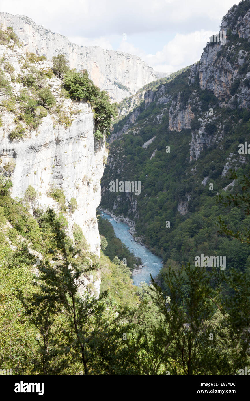 On the Martel path, in the gorges of the Verdon (France). Sur le ...
