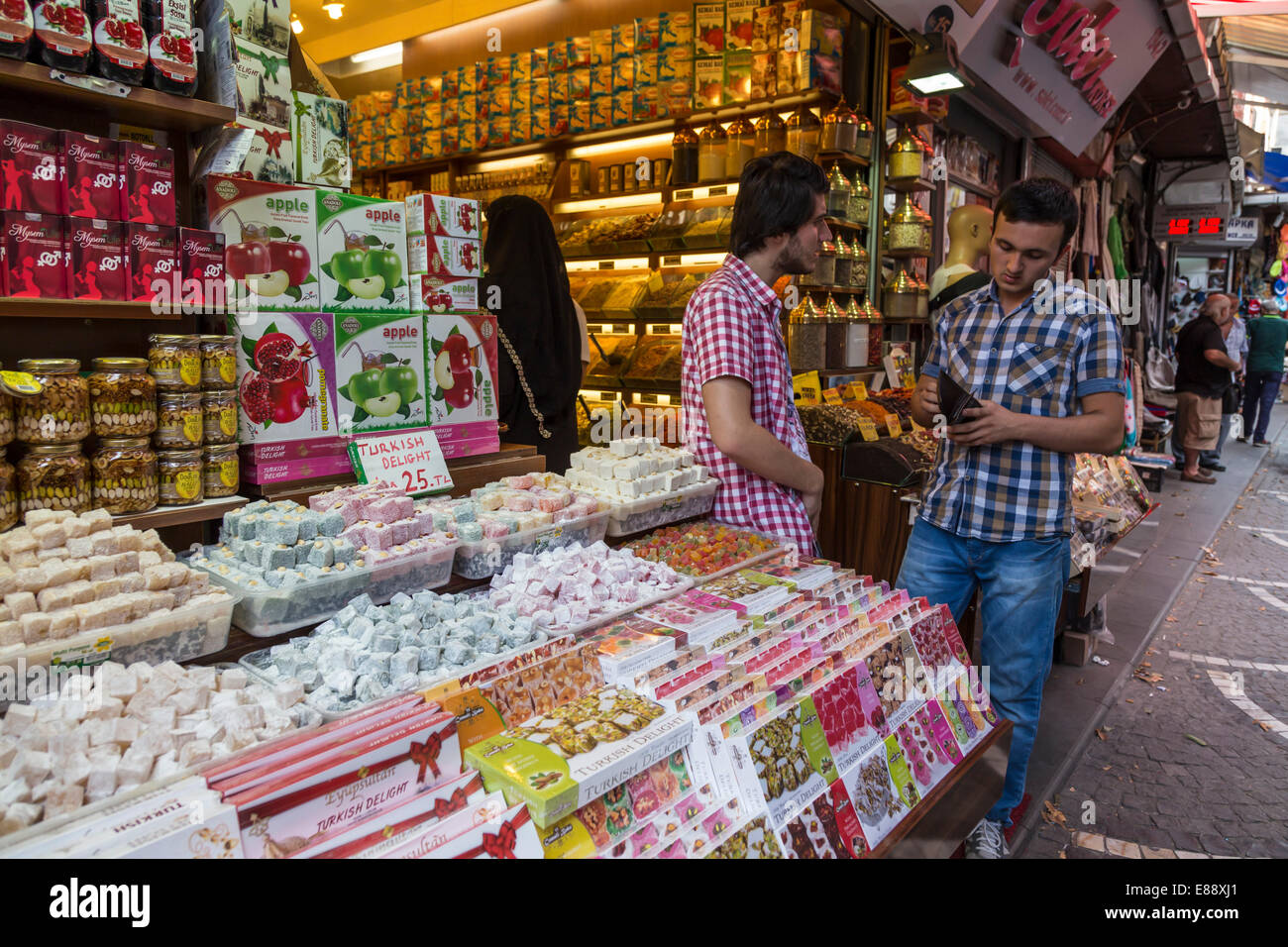 Grand bazaar istanbul sweets hi-res stock photography and images - Alamy