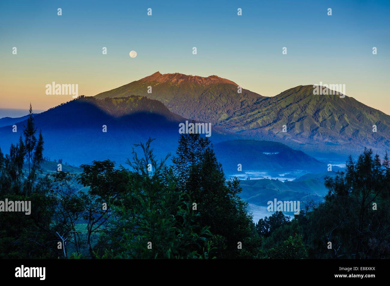 Volcano light hi-res stock photography and images - Alamy