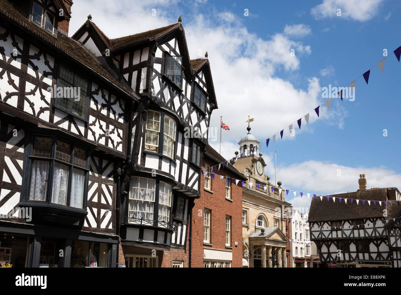 Tudor buildings hi-res stock photography and images - Alamy