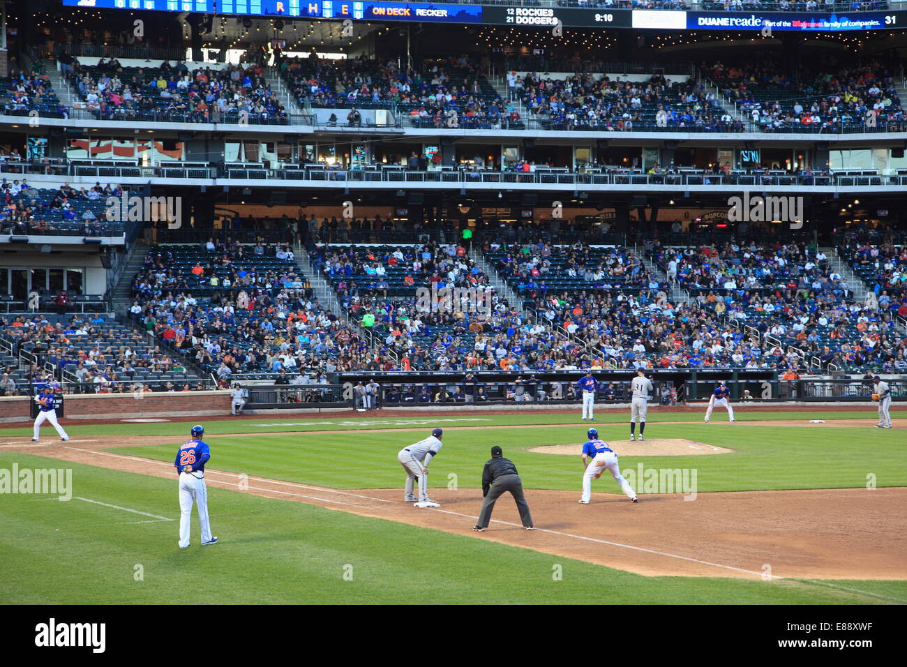 Baseball field hi-res stock photography and images - Alamy