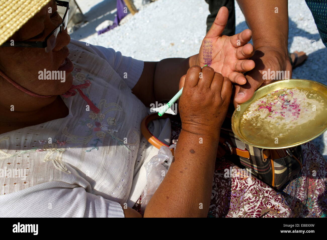 Ruby rubies burma myanmar hi-res stock photography and images - Alamy