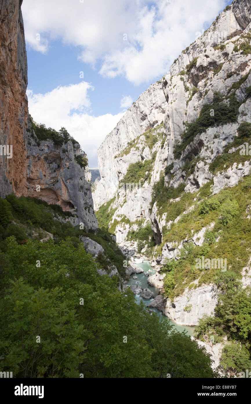 On the Martel path, in the gorges of the Verdon (France). Sur le ...