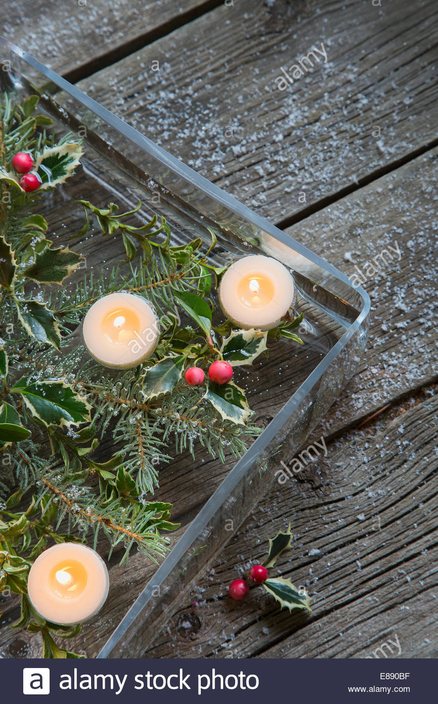 Floating candle hi-res stock photography and images - Alamy