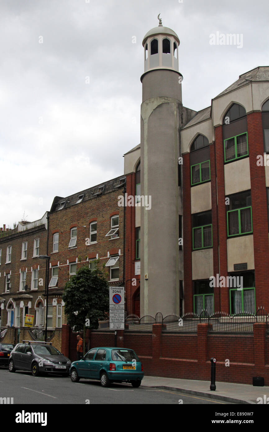Mosques in london hi-res stock photography and images - Alamy