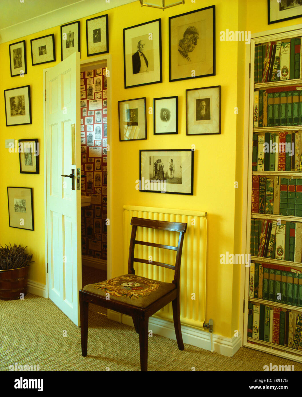 Pictures on wall interior uk hi-res stock photography and images - Alamy