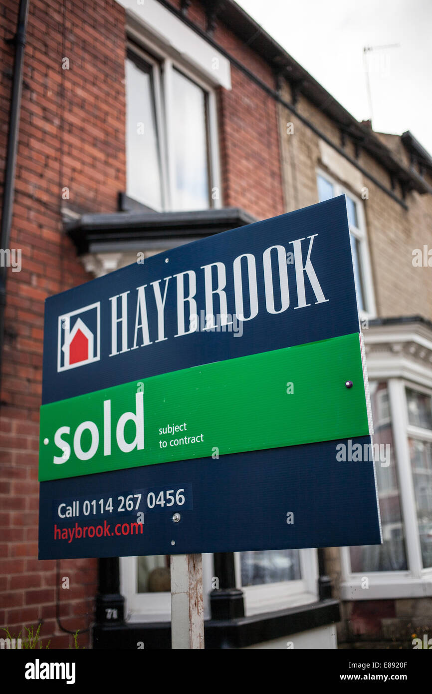 Sold sign in Sheffield South Yorkshire Stock Photo - Alamy