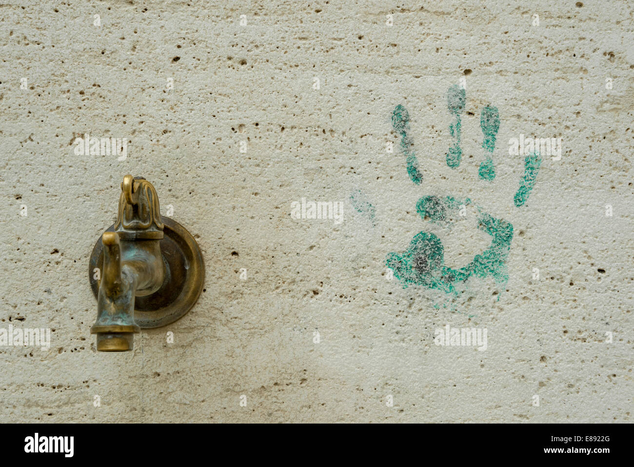 Murales hand hi-res stock photography and images - Alamy