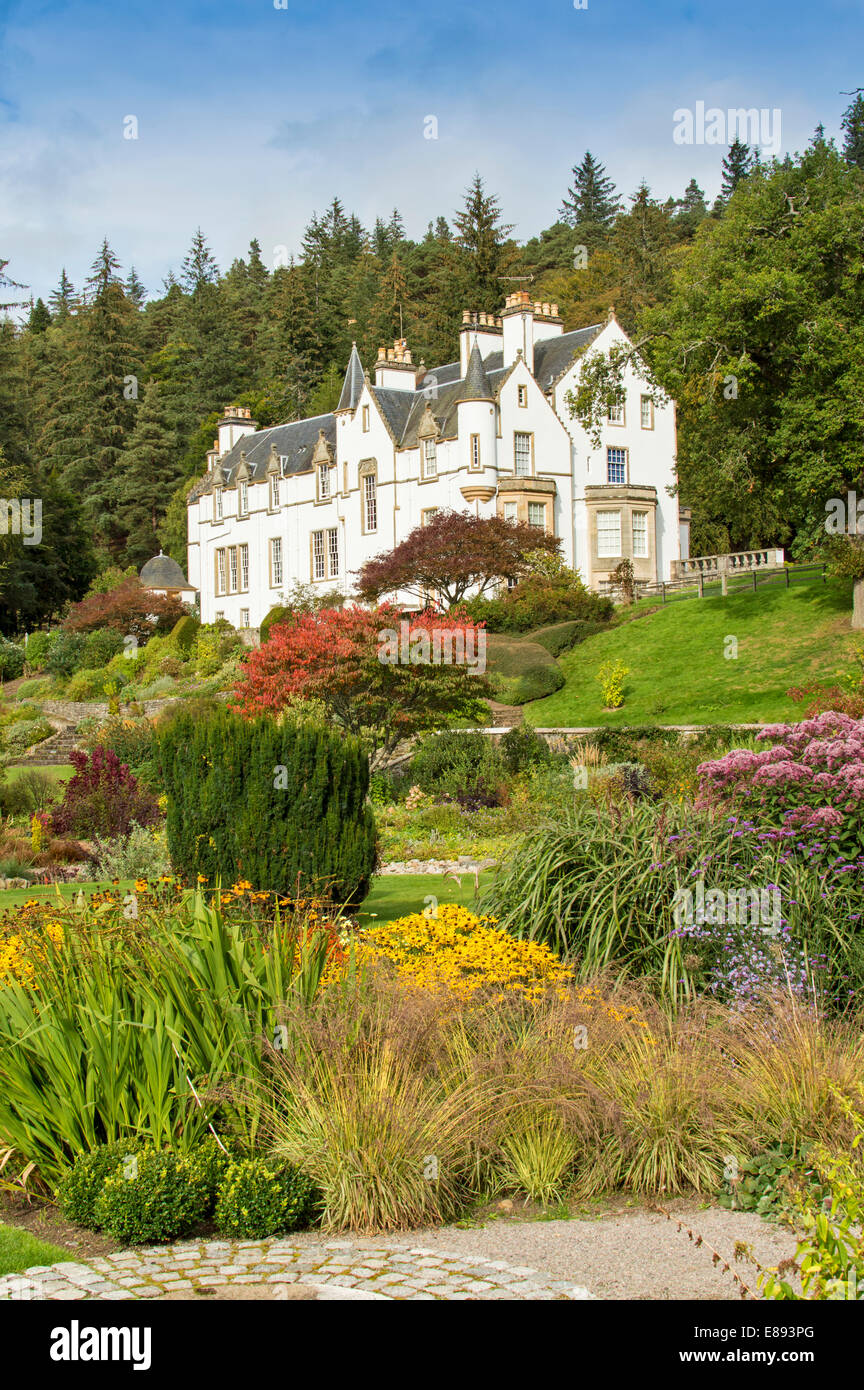 LOGIE STEADING FORRES SCOTLAND THE HOUSE AND GARDEN IN LATE SUMMER ...