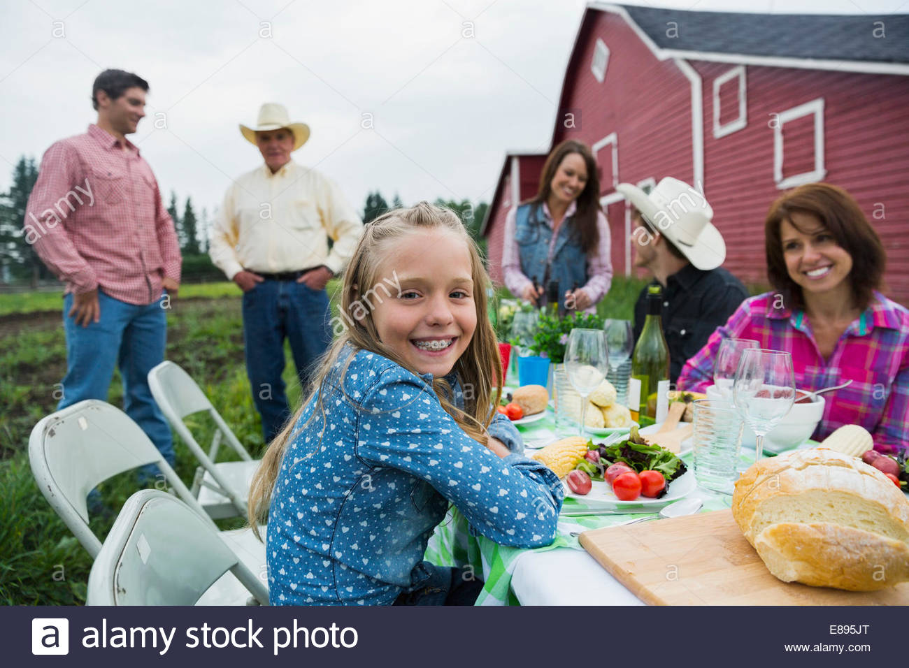 Farmer posing family hi-res stock photography and images - Alamy