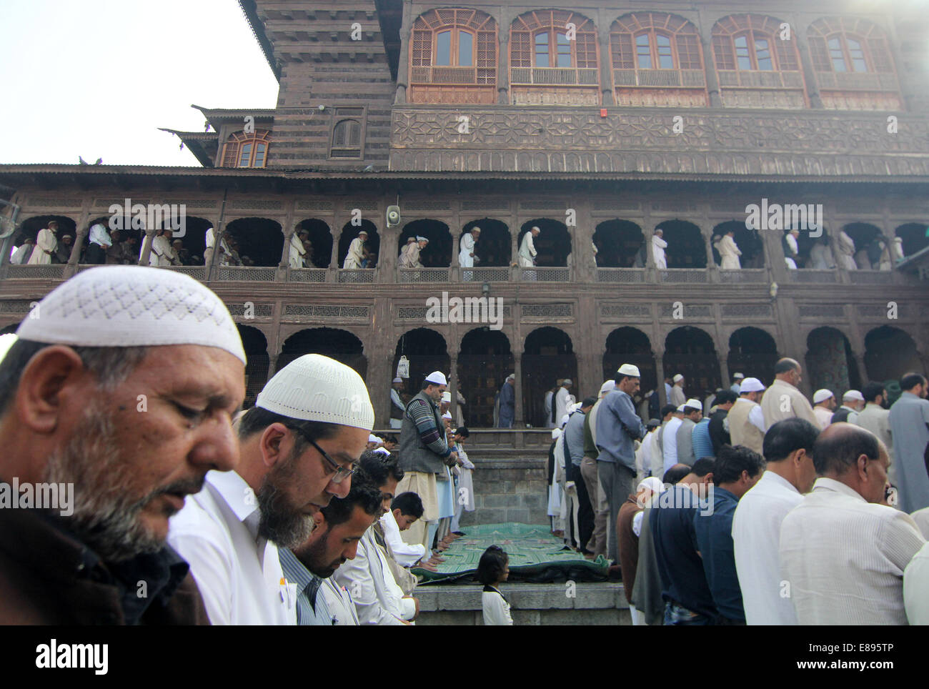 Shah e hamdan mosque hi-res stock photography and images - Alamy
