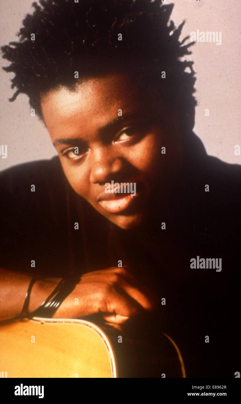 TRACY CHAPMAN Promotional photo of US singer-sopngwriter about 1988 ...
