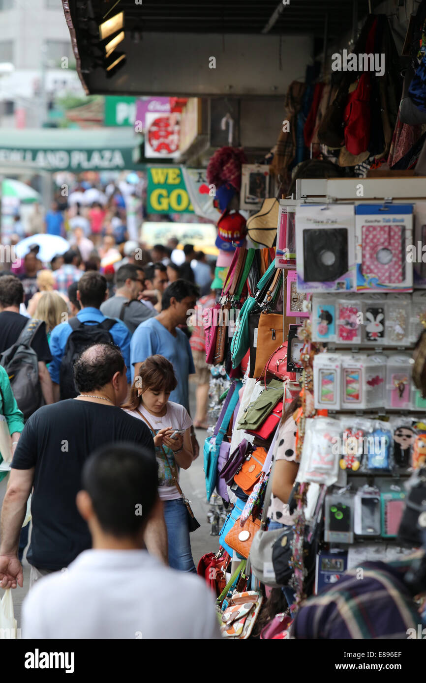 Busy district hi-res stock photography and images - Alamy