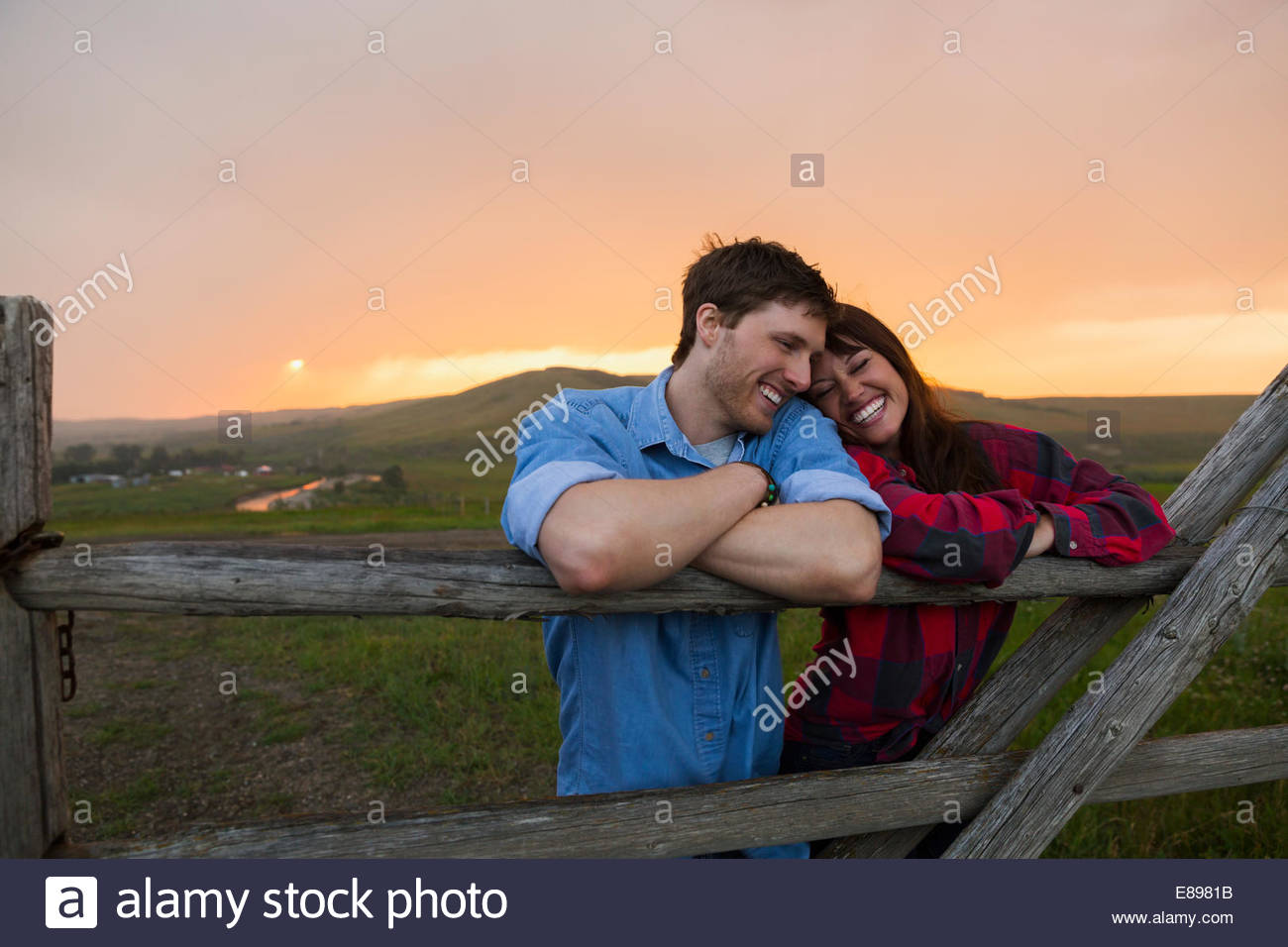 Ranch fence at sunset hi-res stock photography and images - Alamy