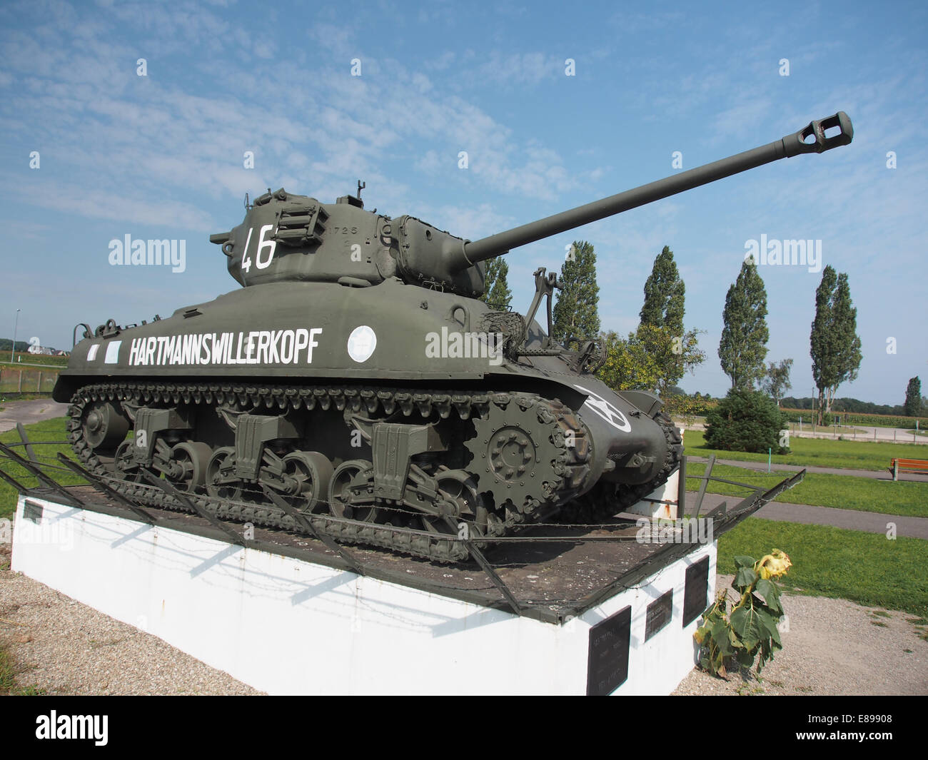 Tank sherman in ww2 hi-res stock photography and images - Alamy