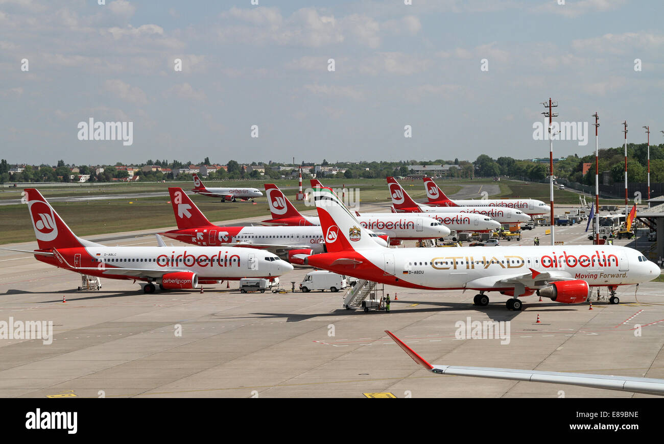 German airlines fleet hi-res stock photography and images - Alamy