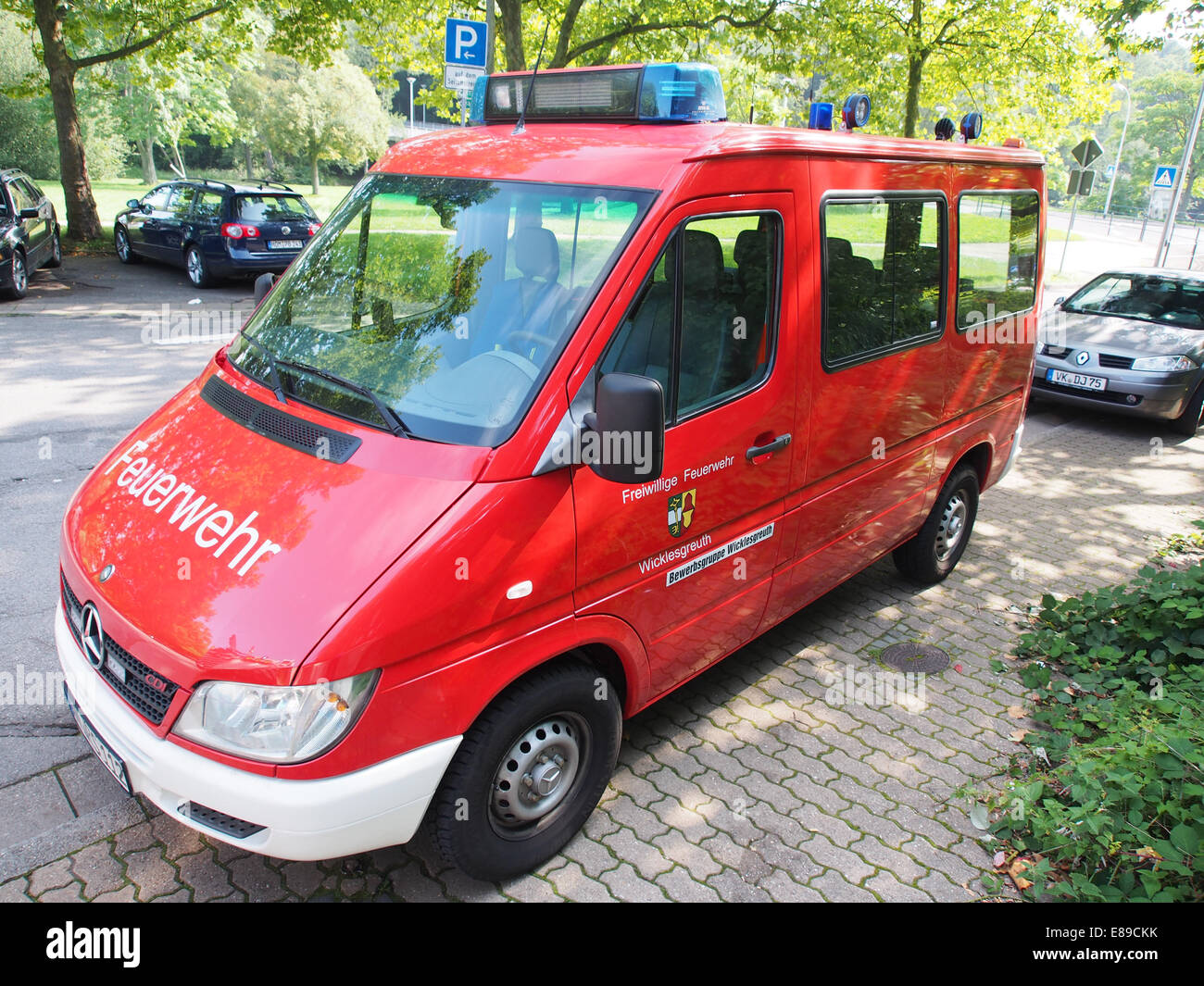 A Mercedes CDI fire engine from the Freiwillige Feuerwehr Wicklesgreuth ...