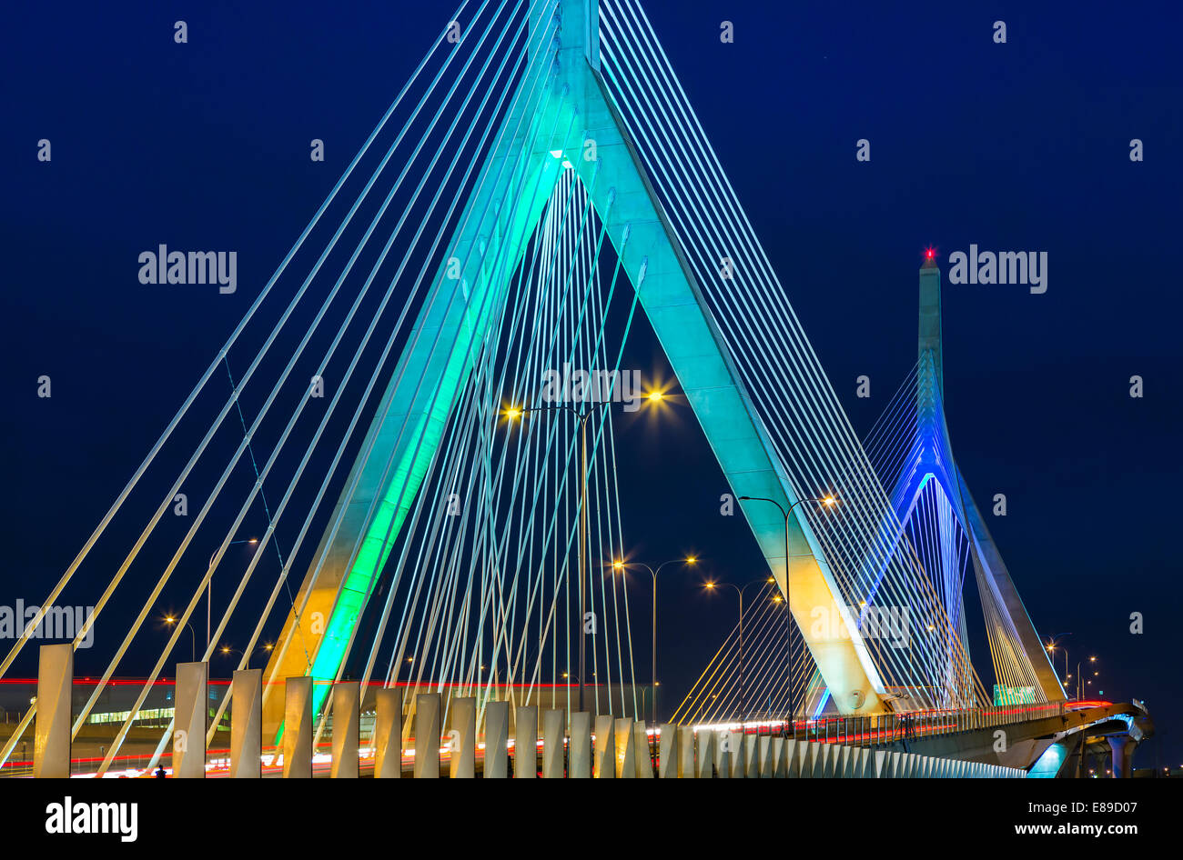 Leonard p zakim bunker hill memorial bridge hi-res stock photography ...