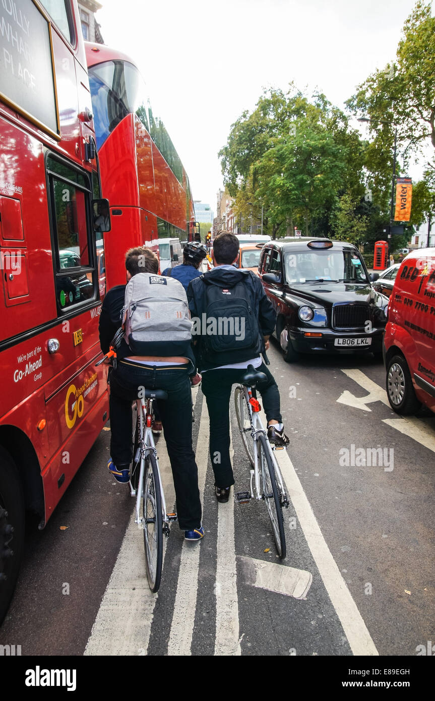 London cycling streets hi-res stock photography and images - Alamy