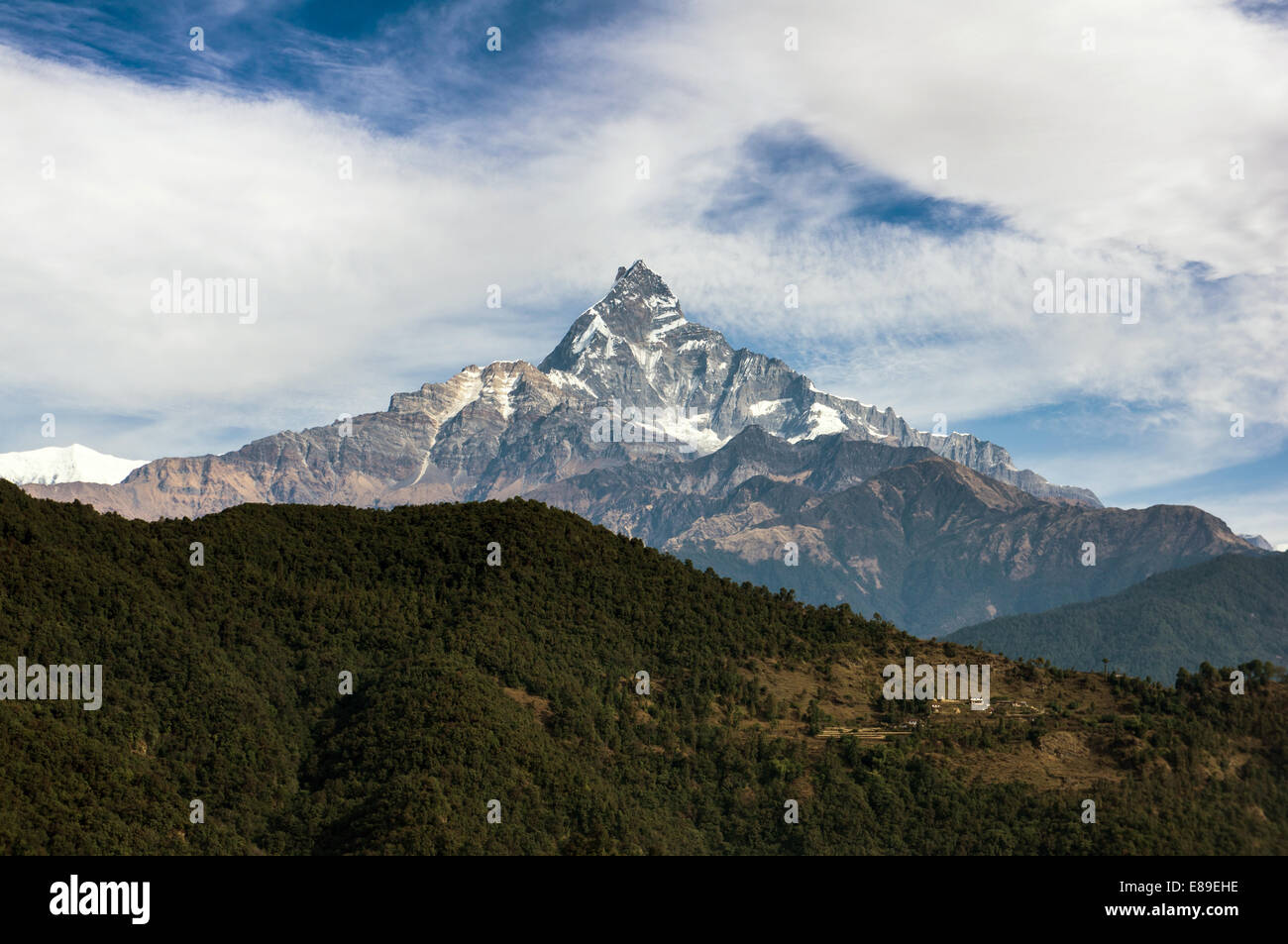 Machhapuchhre mountain hi-res stock photography and images - Alamy