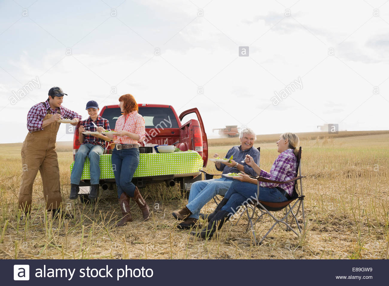 Family crop hi-res stock photography and images - Alamy