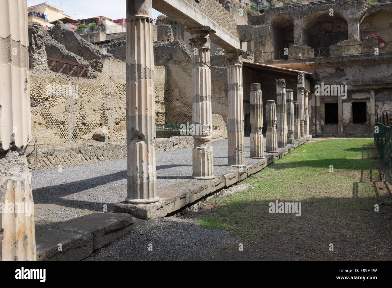 Roman ruins of herculaneum hi-res stock photography and images - Alamy