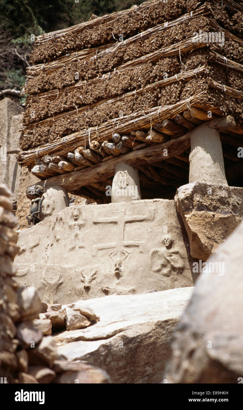 Toguna hi-res stock photography and images - Alamy