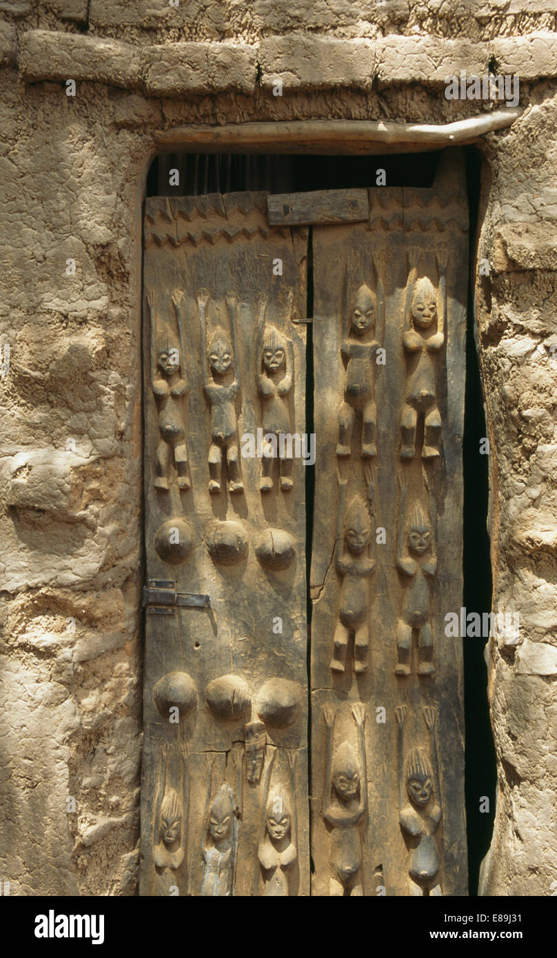 Carved door in Ende village in Dogon country, Mali Stock Photo - Alamy