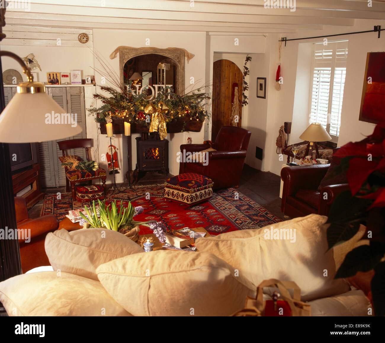 English country christmas room hi-res stock photography and images - Alamy
