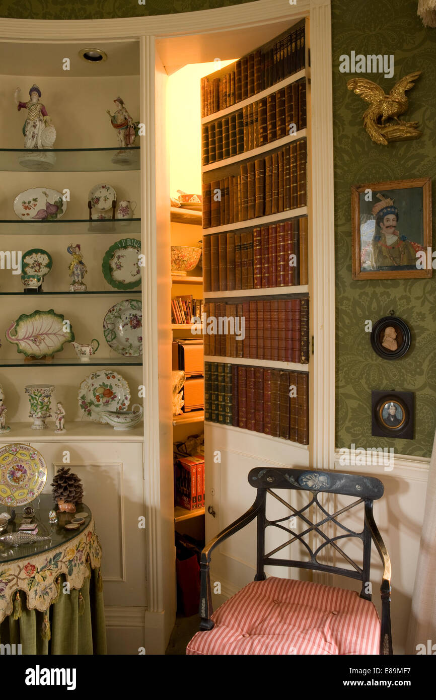 Traditional drawing room with secret door Stock Photo - Alamy