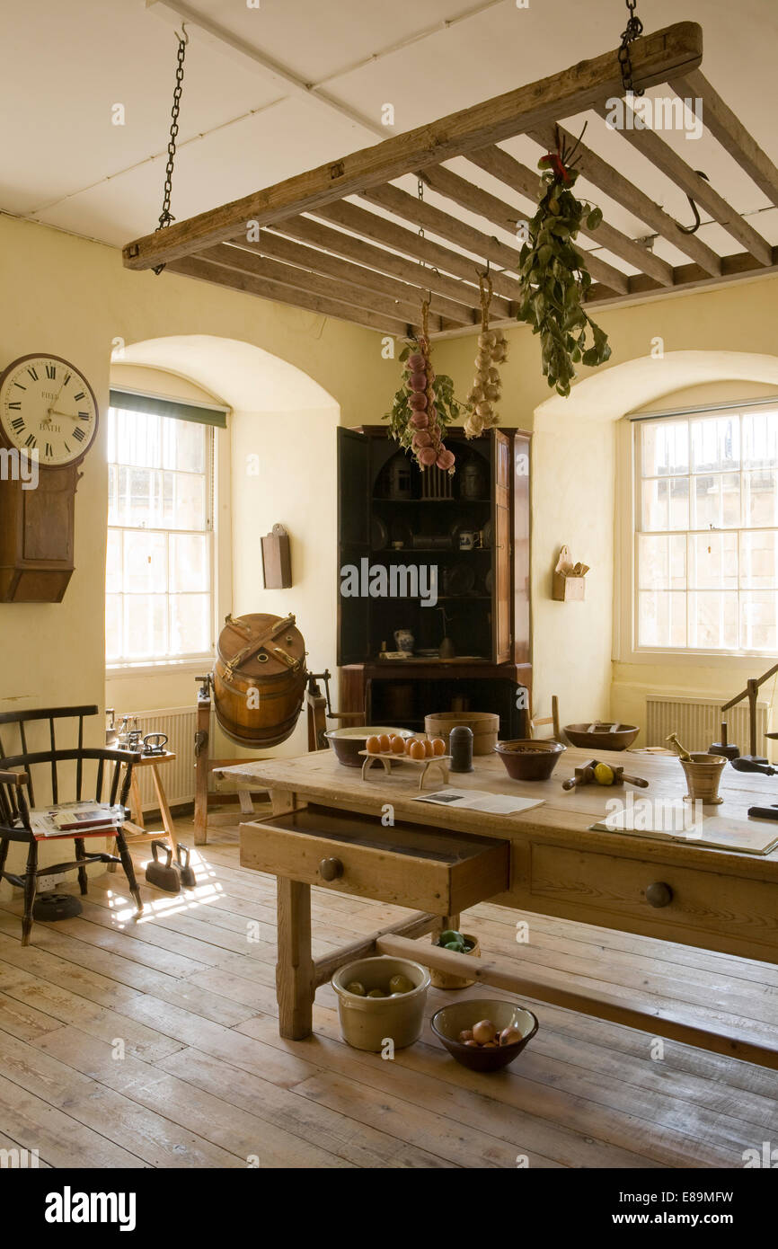 Drying tables hi-res stock photography and images - Alamy