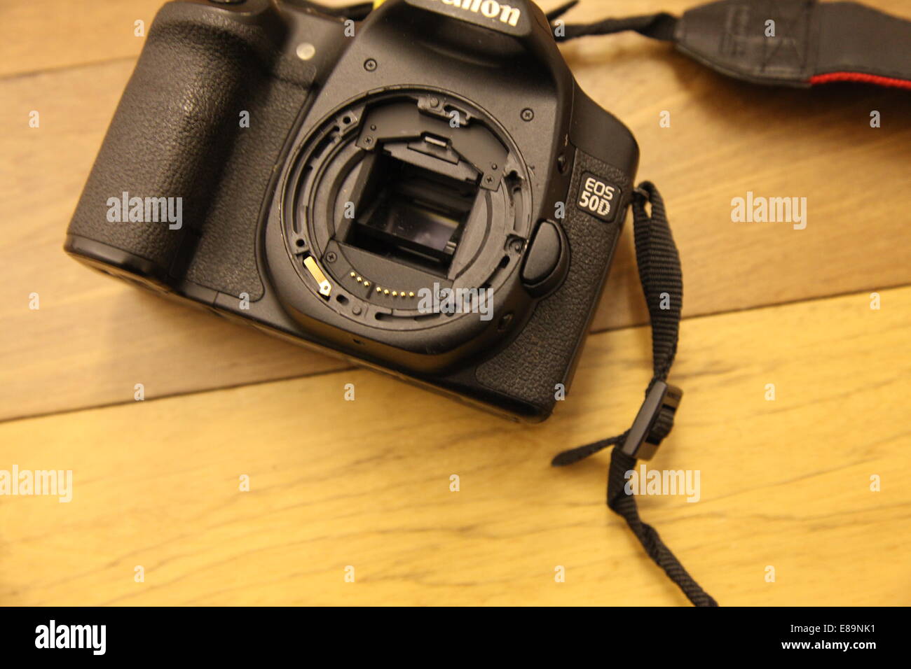 Dslr broken camera hi-res stock photography and images - Alamy