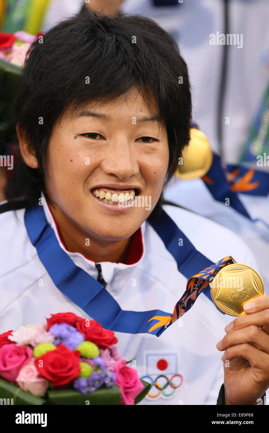 Yukiko Ueno (JPN), OCTOBOR 2, 2014 - Softball : Women's victory ...
