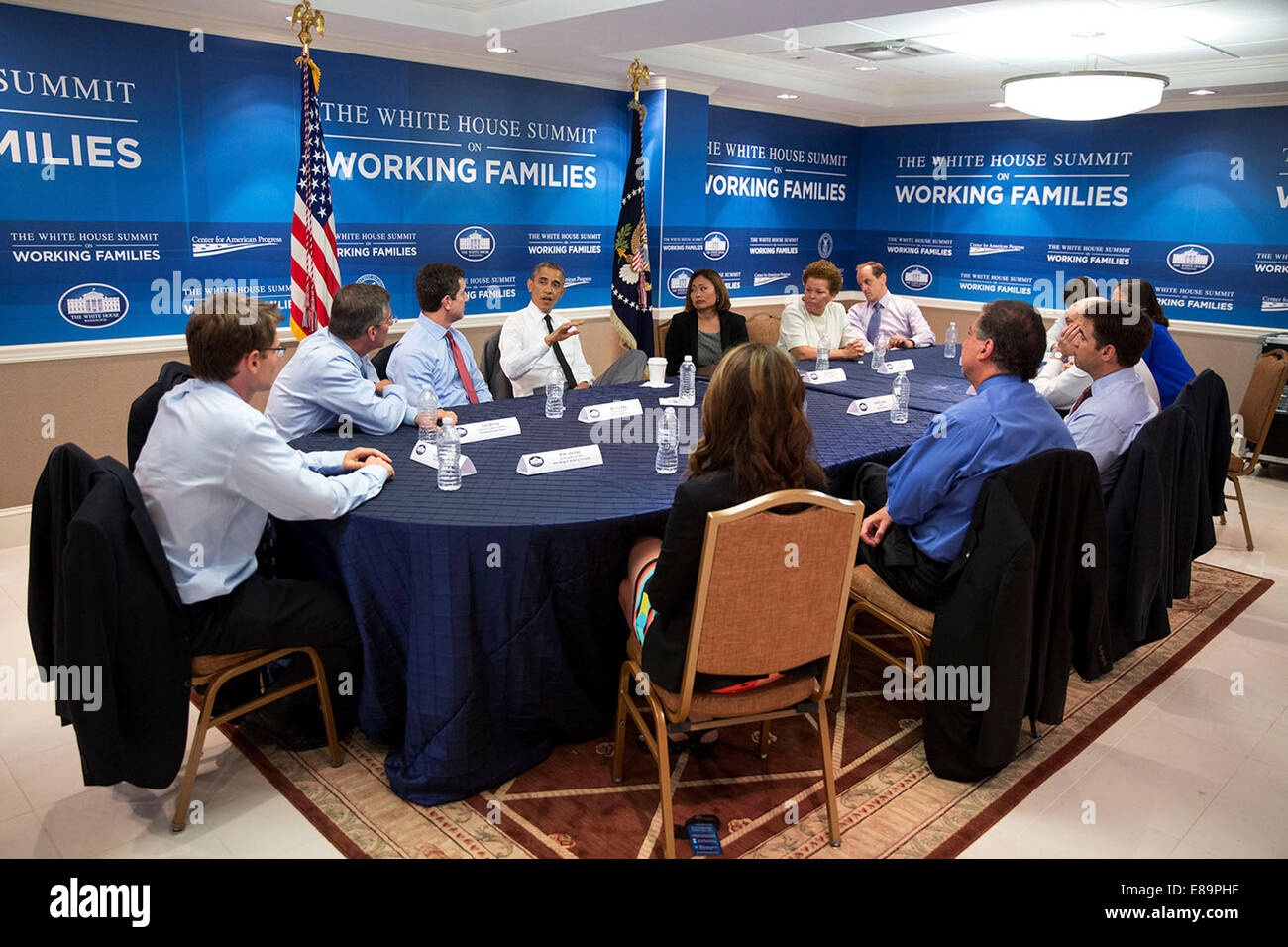 Roundtable discussion hi-res stock photography and images - Alamy