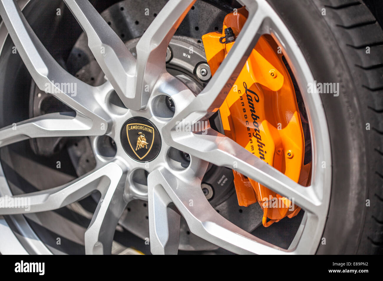 Lamborghini rims hi-res stock photography and images - Alamy