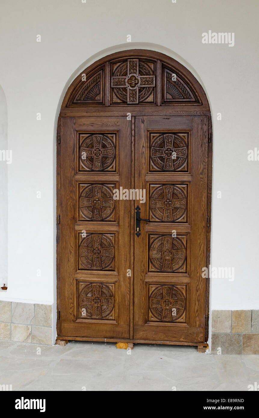 Two leaved wood door hi-res stock photography and images - Alamy