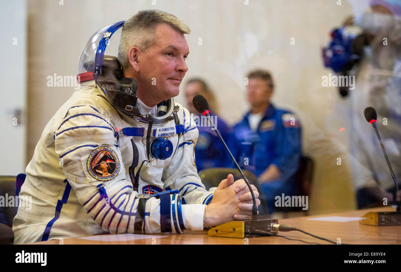 Soyuz Commander Alexander Samokutyaev of Roscosmos undergoes a pressure ...