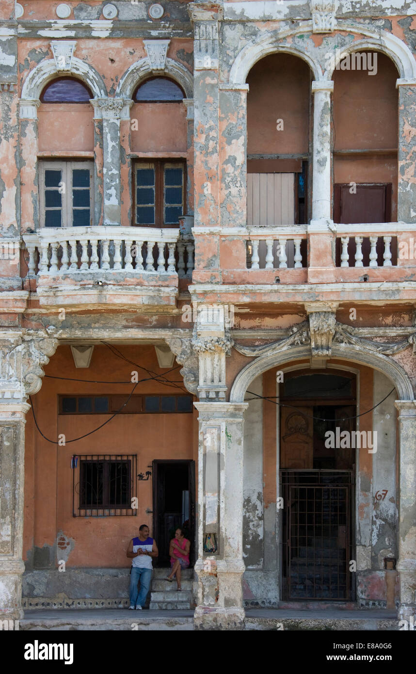 Run down facade, Old Havana, Havana, Cuba Stock Photo - Alamy