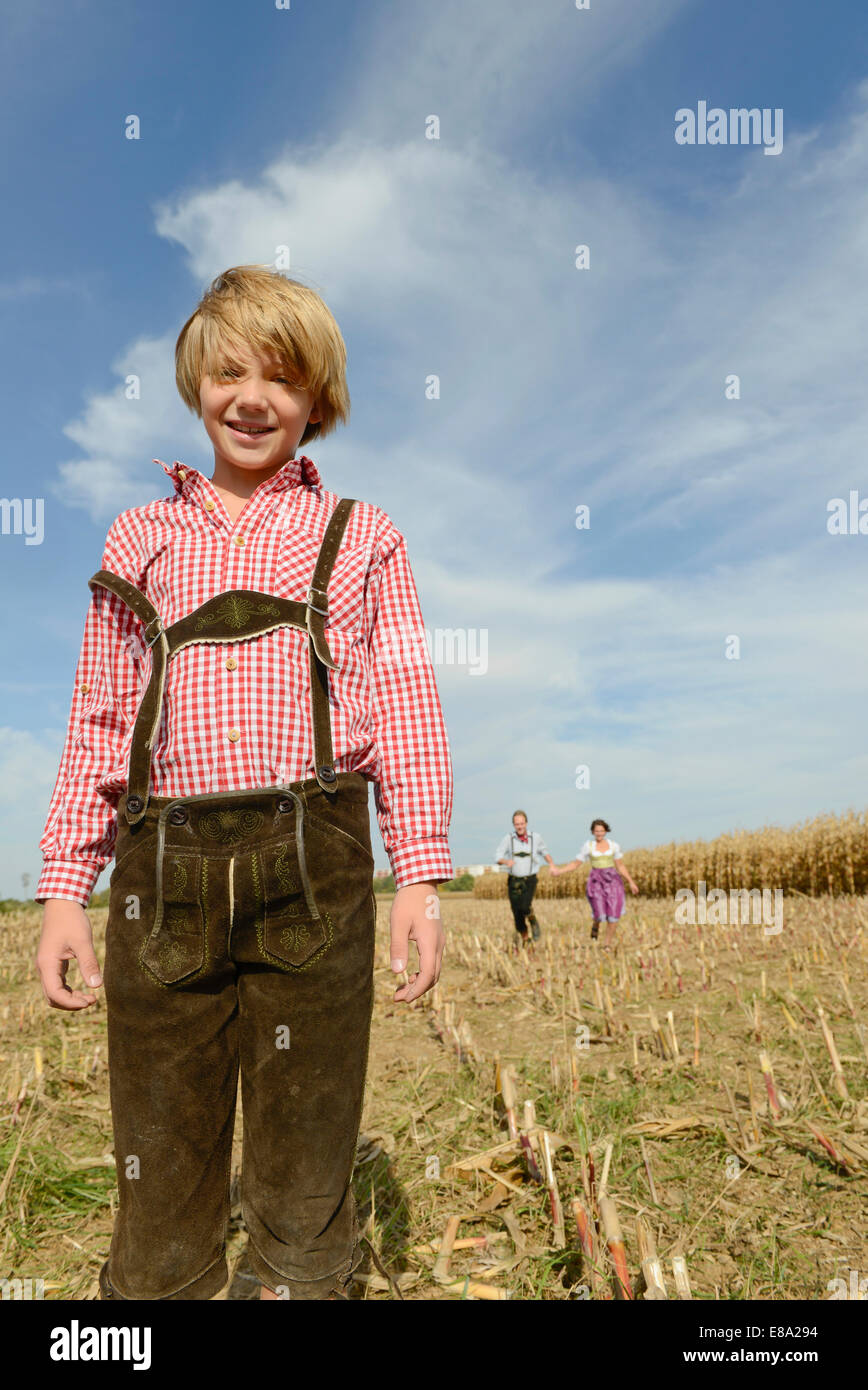 Family running in cornfield hi-res stock photography and images - Alamy