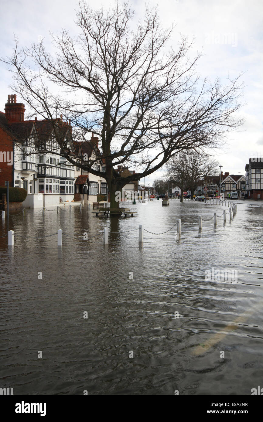 Flooding in Datchet, Berkshire, UK 2014 Stock Photo - Alamy