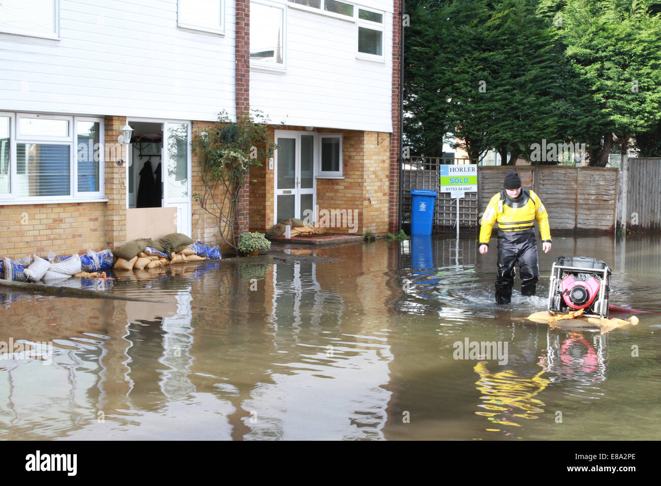 Flooding in Datchet, Berkshire, UK 2014 Stock Photo - Alamy