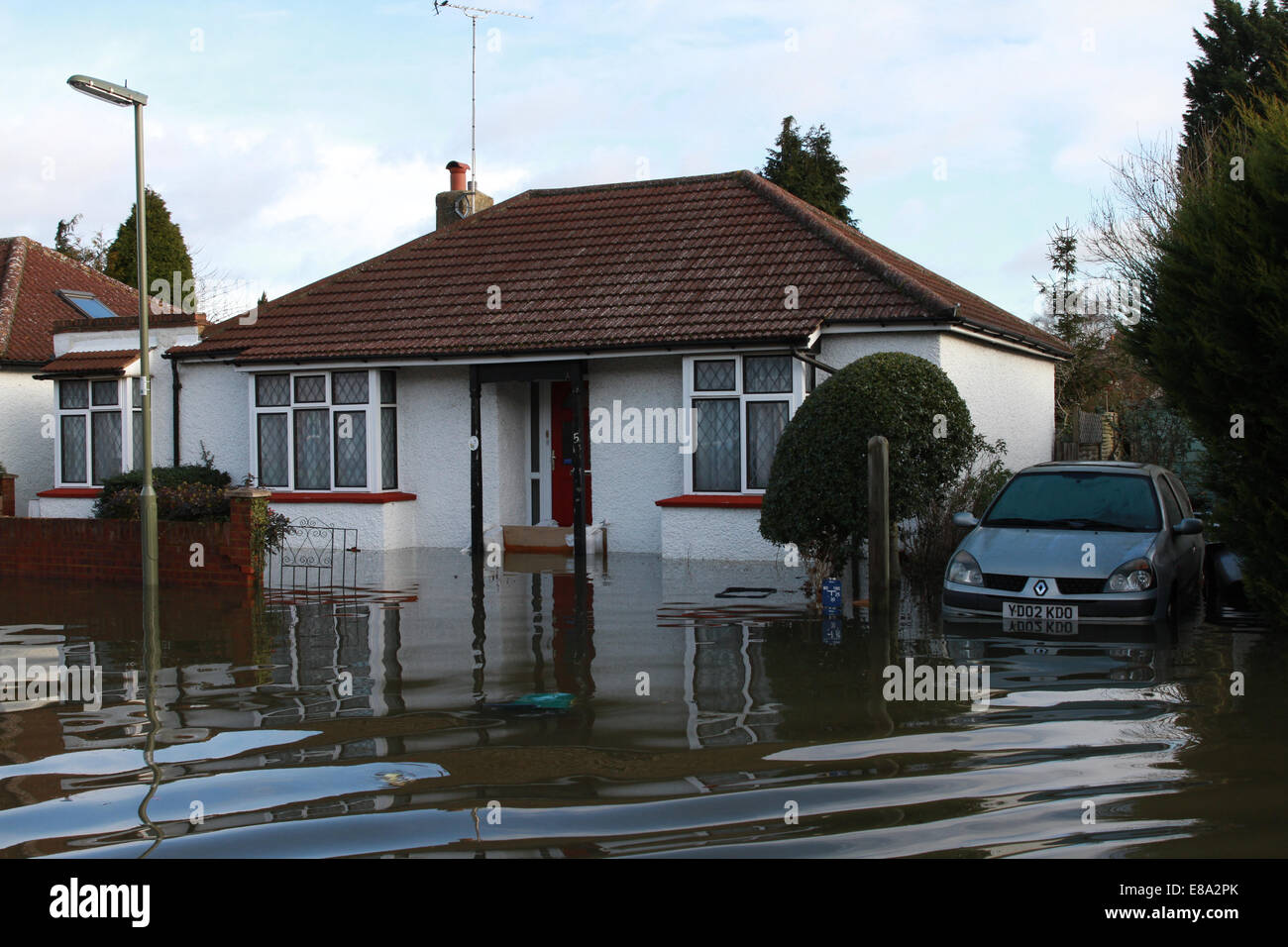 Sand Bags Flood Flooding Thames High Resolution Stock Photography and ...