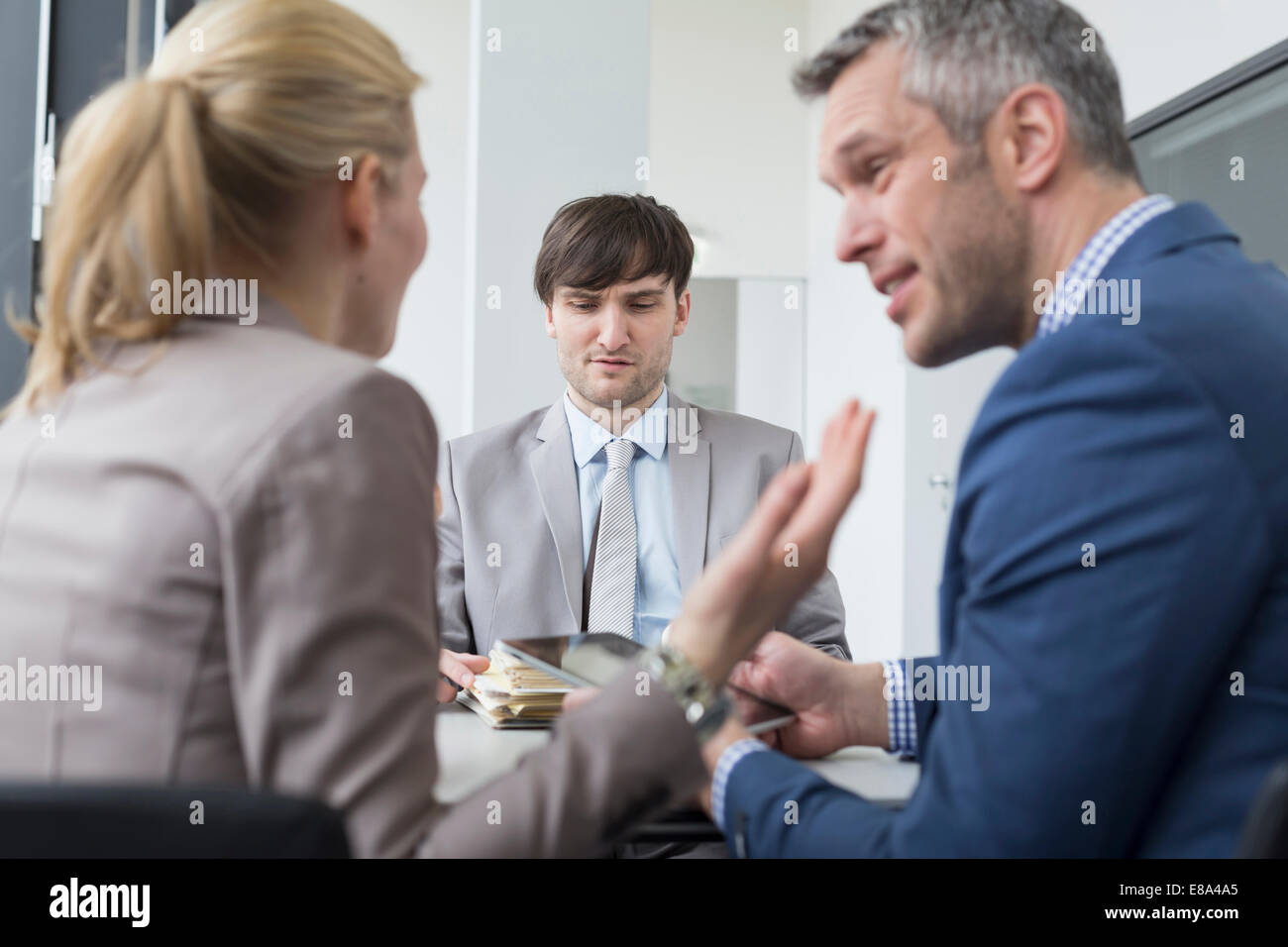 Business meeting quarrel hi-res stock photography and images - Alamy