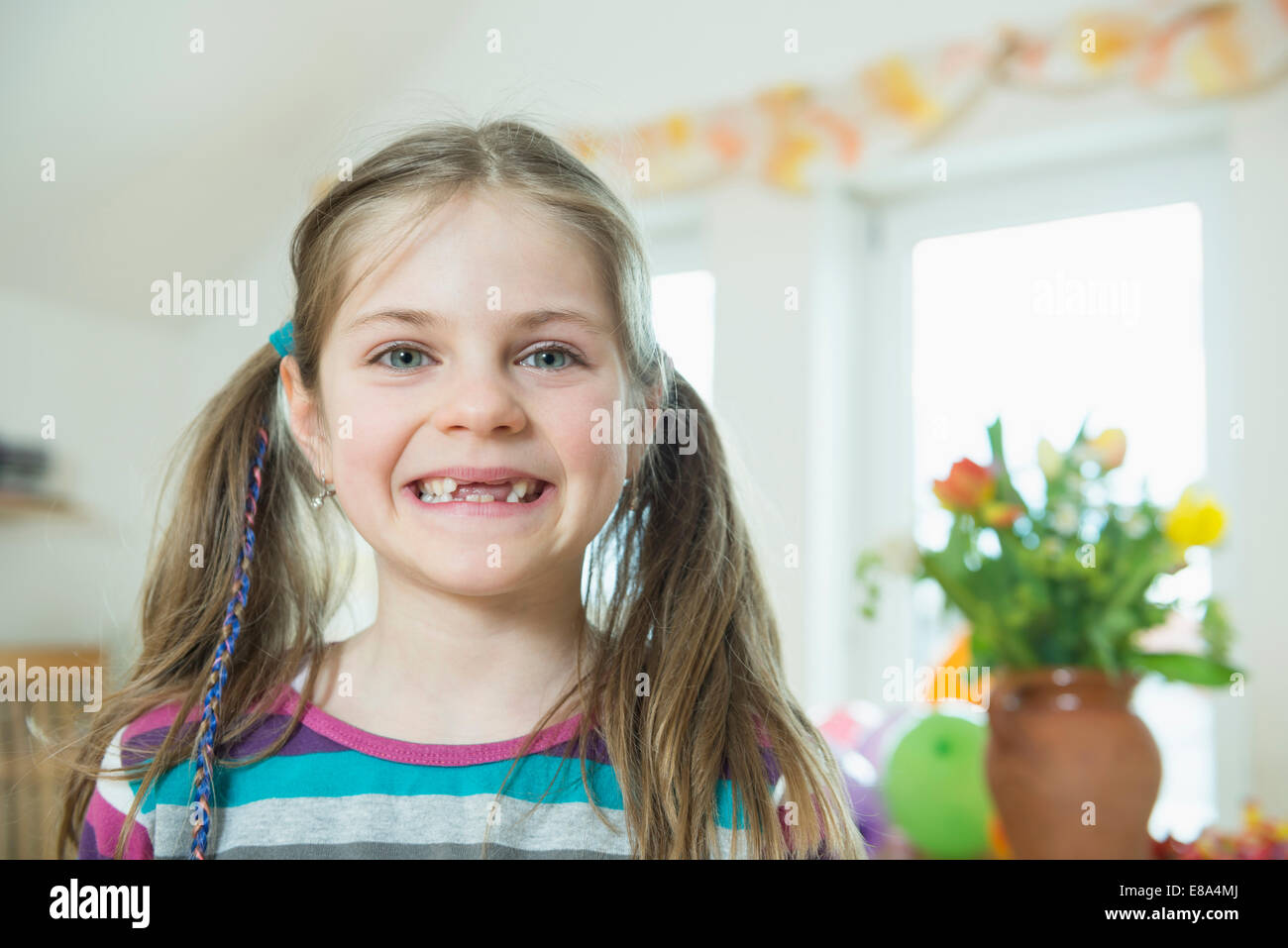 Girl 8 with tooth gap hi-res stock photography and images - Alamy