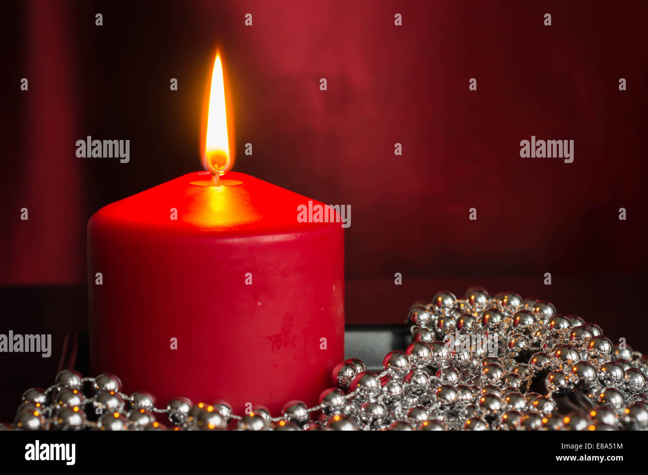 Silver balls chain hi-res stock photography and images - Alamy