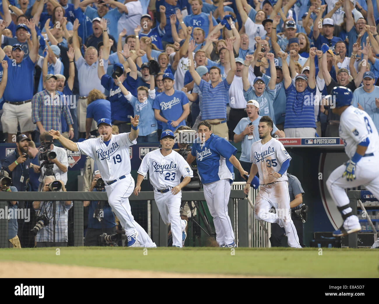 Jason vargas hi-res stock photography and images - Alamy