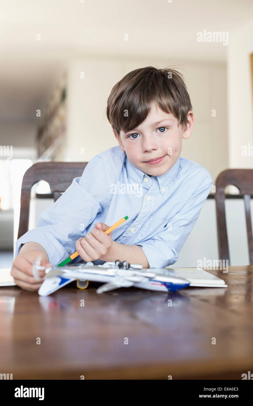 Playing with pens hi-res stock photography and images - Alamy