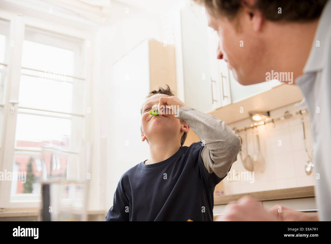 Smelling food kids hi-res stock photography and images - Alamy