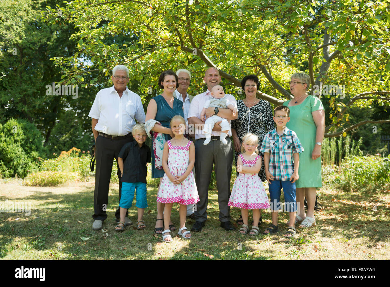 Family portrait of multi-generation family Stock Photo - Alamy